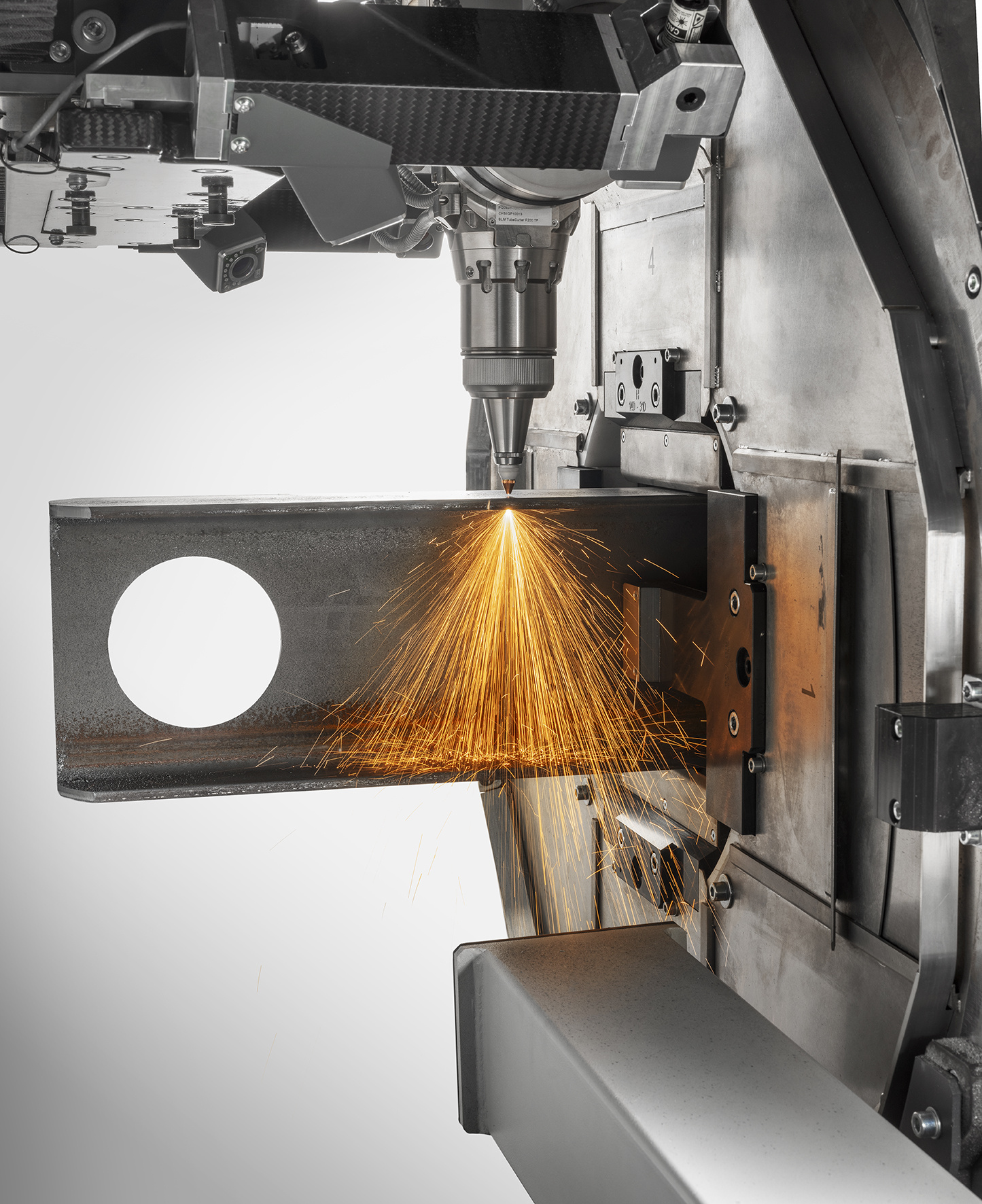 Versatilità, precisione e affidabilità: la Lasertube LT12 di ultima ...